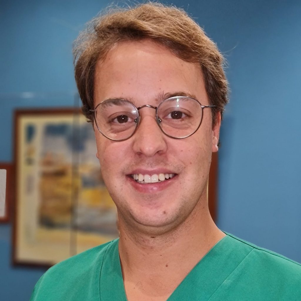 Dr. Julian Fraile López - Clínica Dental García Vega